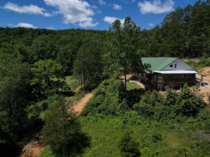 Outback Ranch| Lake/ W Hot Tub - Eminence, MO