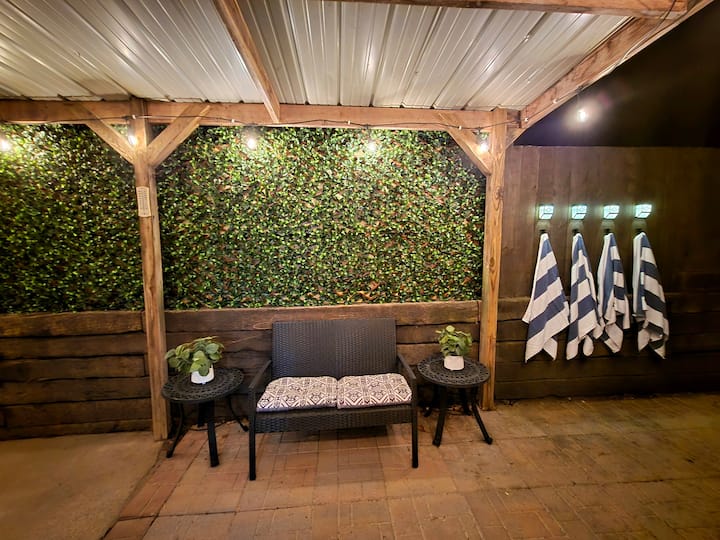 Rest Awhile Townhome * Hot Tub - Tyler