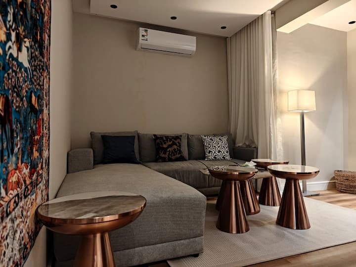 Modern, Cozy Loft In Alrabiee, 75inch Tv - Riyadh