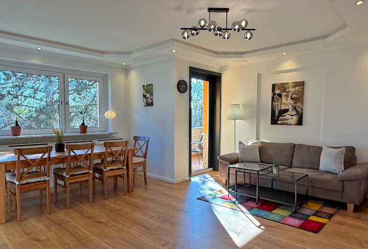 Bright Apartment With Balcony & Parking – Quiet - Berlin