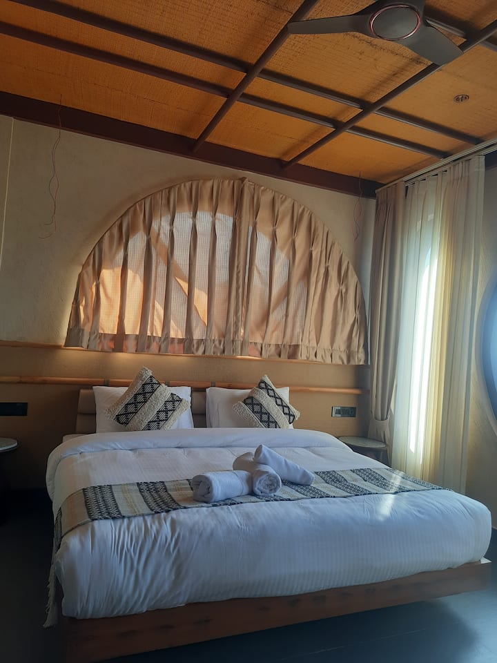 Rivendell - Himalayan Hobbit House - Almora