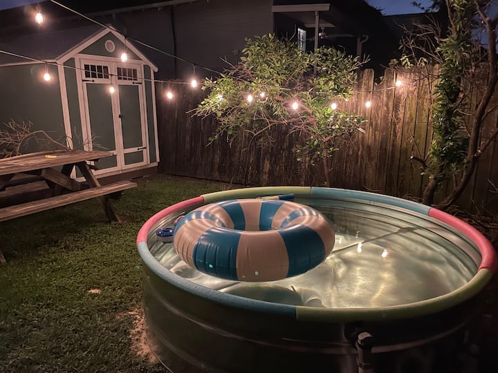 New Cowboy Pool! Comfy With Yard, Porch, & Laundry - New Orleans, LA