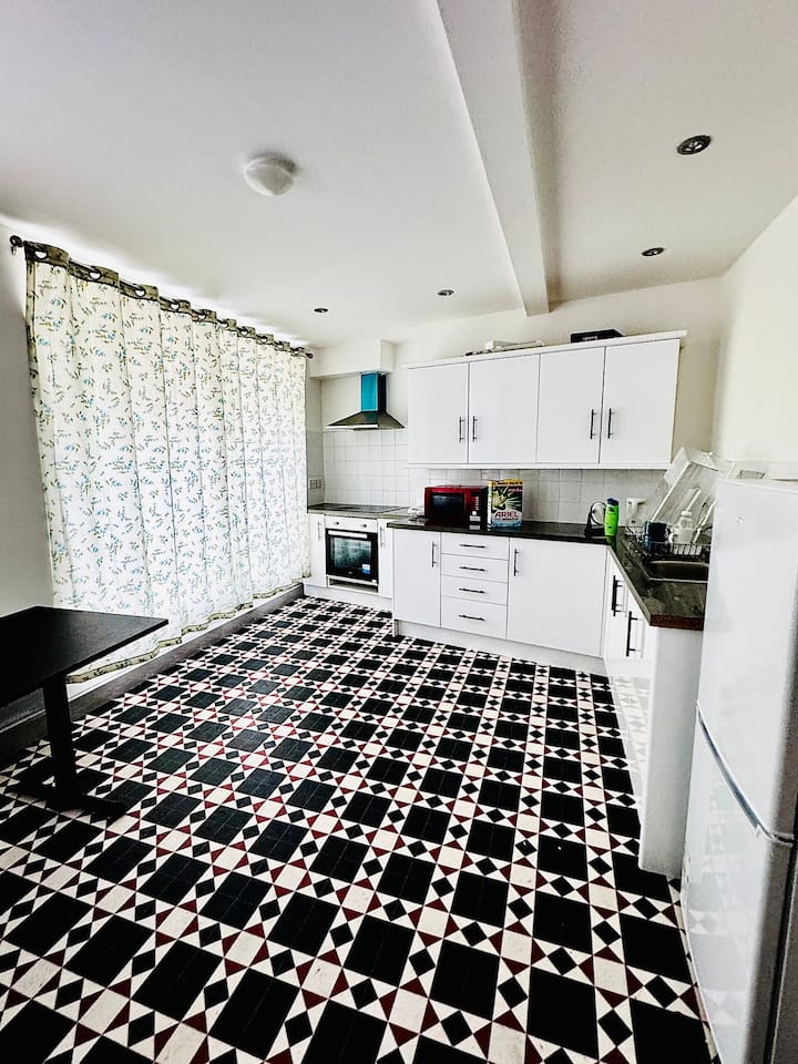 Family Large Room - Scarborough