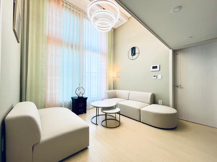 홍대신촌5분, 가족여행최적, 프리미엄한옥, Ps5게임방,호텔침구,무료주차 - Seoul