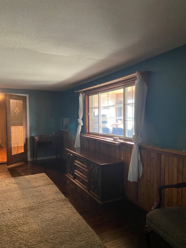 Comfy Furnished Suite, Grand Forks Bc, Canada - Grand Forks