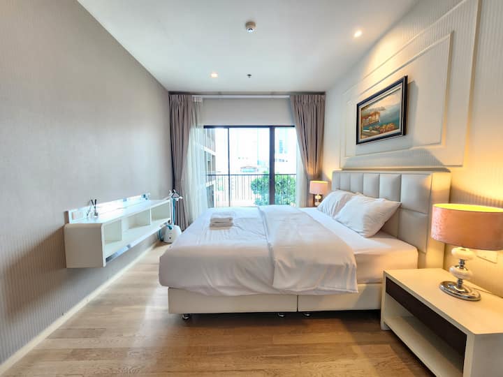 Stay Next To Emporium Bts Phrompong | Fast Wifi - Bangkok