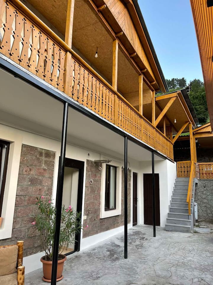 Mantashov House - Armenia