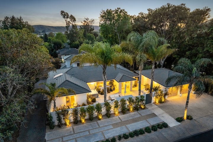 Palm House Luxury Retreat (Hot Tub + Sauna) - San Luis Obispo, CA