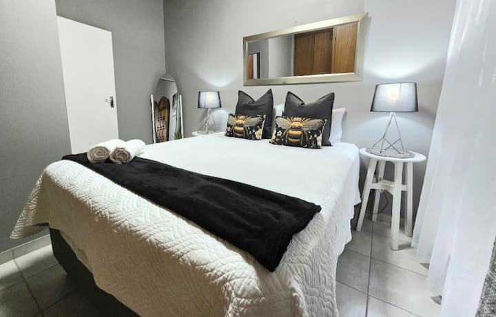 Zhantique Guest House 2- Unit 11 - Boksburg