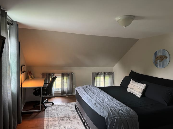 2 Bedroom Suite, Private Entrance. - Kent, CT