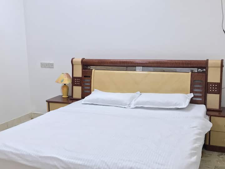 Golden Dome Retreat - Bagdad