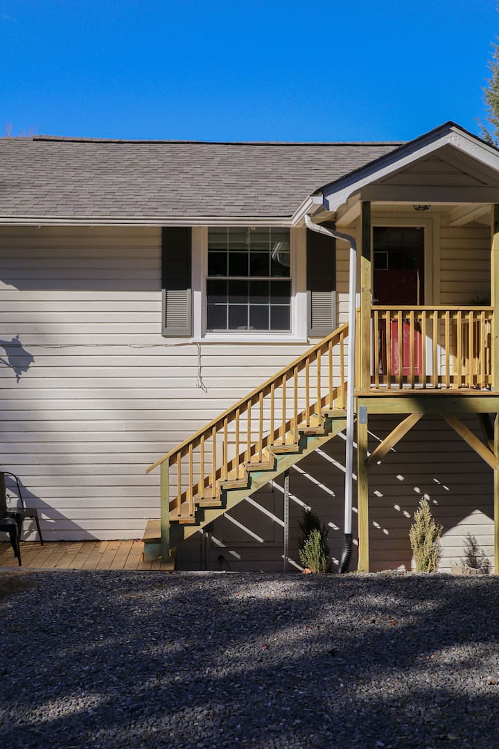 The Nest On Cherry- Easy Walk To Downtown - Mount Airy, NC