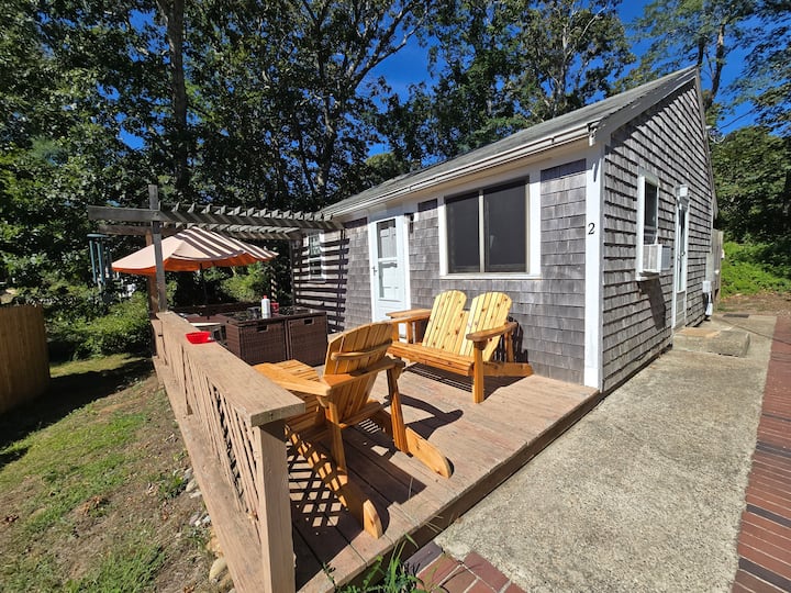Cozy Cottage Walk To Cove Beach - Wellfleet, MA