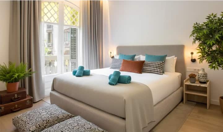 Elegant 8-bedr Group Flat With 8-bathr | 16 People - Sant Cugat del Vallès