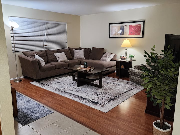 Clean Spacious Private Rear Unit - Hawthorne, CA