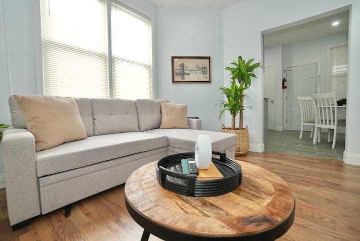 6 Bedrms/2 Bath Near Ewr/nyc/american Dream/ Njpac - ニューアーク, NJ
