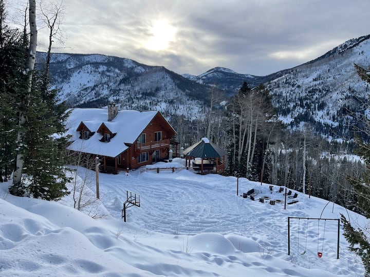 Private 6k Sq Ft Mtn Lodge On 20 Acres - Hot Tub - Mirror Lake, UT