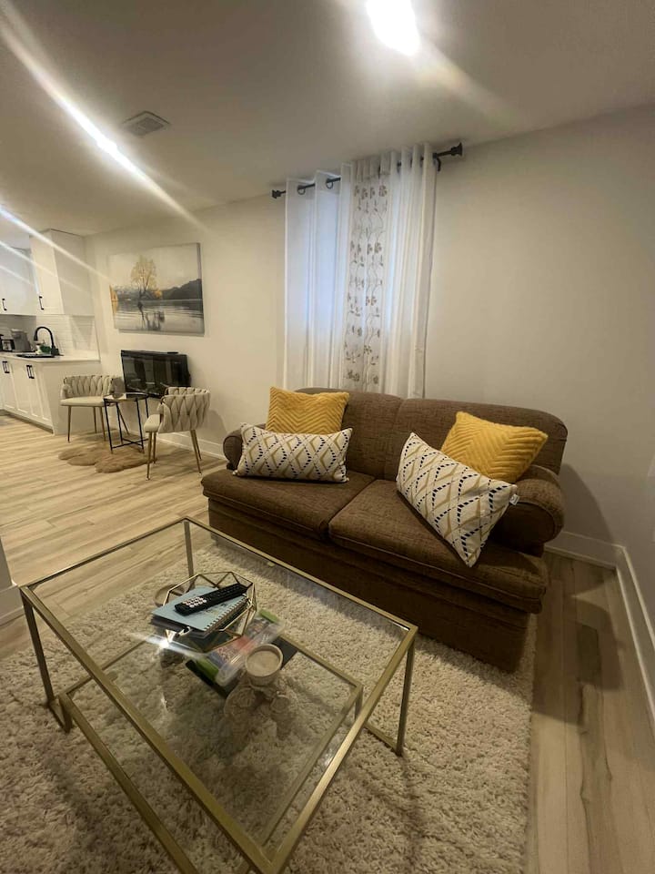 Lovely Modern Getaway In Niagara Falls - Niagara Falls