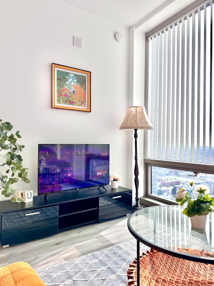 25+ Floor Oasis | Sunset& Cityscape - Chesterfield Square – Los Angeles
