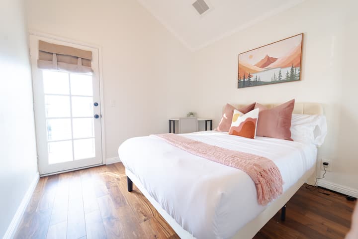 Seren Space | Balcony, Pool, Uci, Ac, Park - Irvine, CA