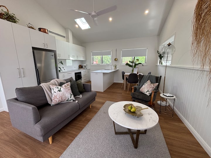 Brand New Apartment In Best Street. - Wagga Wagga
