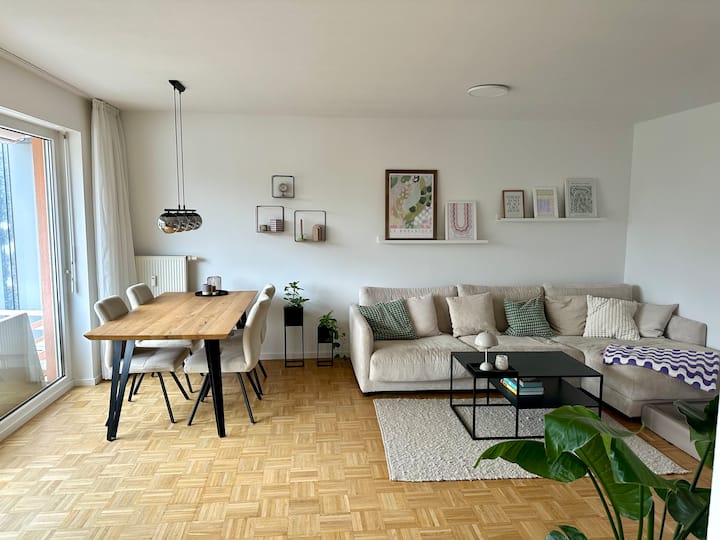 70qm Wohnung Mit Kostenlosem Parkplatz - Cologne