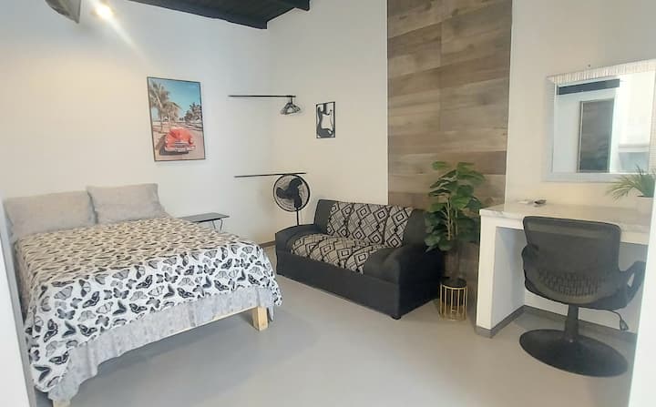 Loft Independiente Con Estacionamiento Privado - El Paso, TX