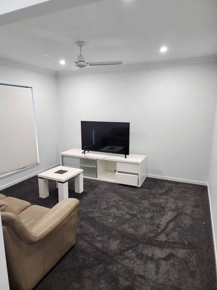 Home In Collingwood Park - Ipswich, Australia