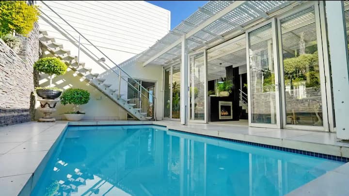 Luxury Villa In Greenpoint With Breathtaking Views - Città del Capo
