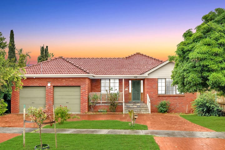 Serene Escape In Altona Meadows - Werribee