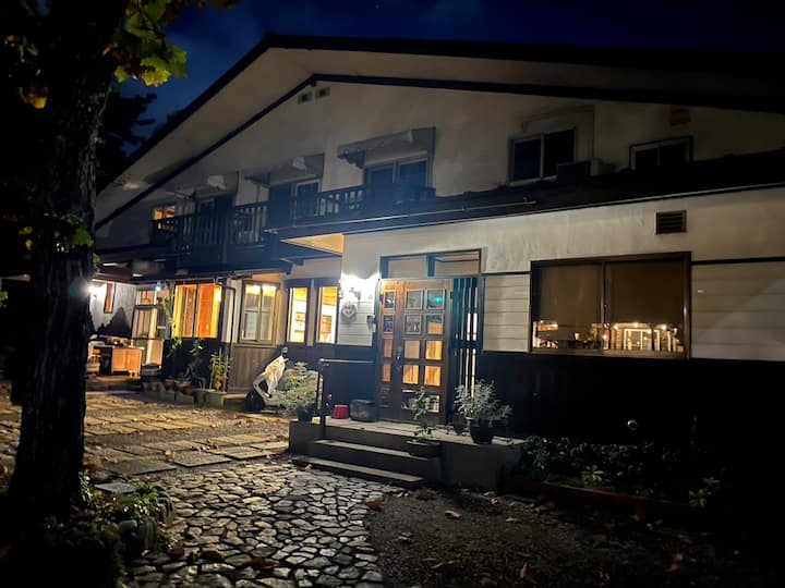 4  日本風！日本スタイルの生活空間で家庭のようなリラックスできる宿！ - 白馬村