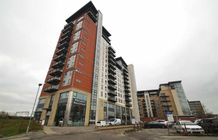 City Centre Apartment W/ Balcony - Leeds