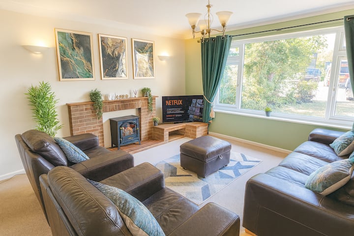 Chelmsford Comfort Spacious 4 Bedroom Free Parking - Chelmsford
