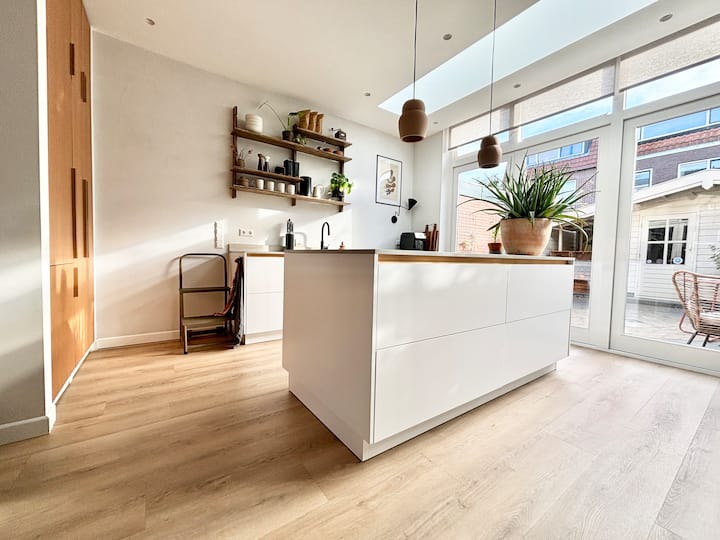 Stylish & Spacious Family Home Close To The Beach - Haarlem