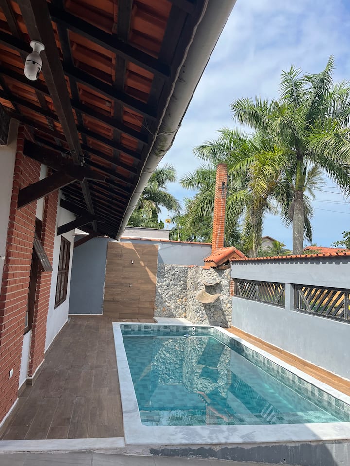 Casa Com Piscina Em Peruíbe - Peruíbe