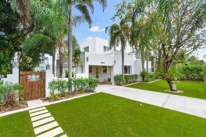 New! Historic Est. Pool/jacuzzi-guesthouse Sleep16 - West Palm Beach, FL