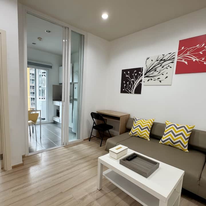 A4 The Base Downtown Cozy Apartment - Phuket