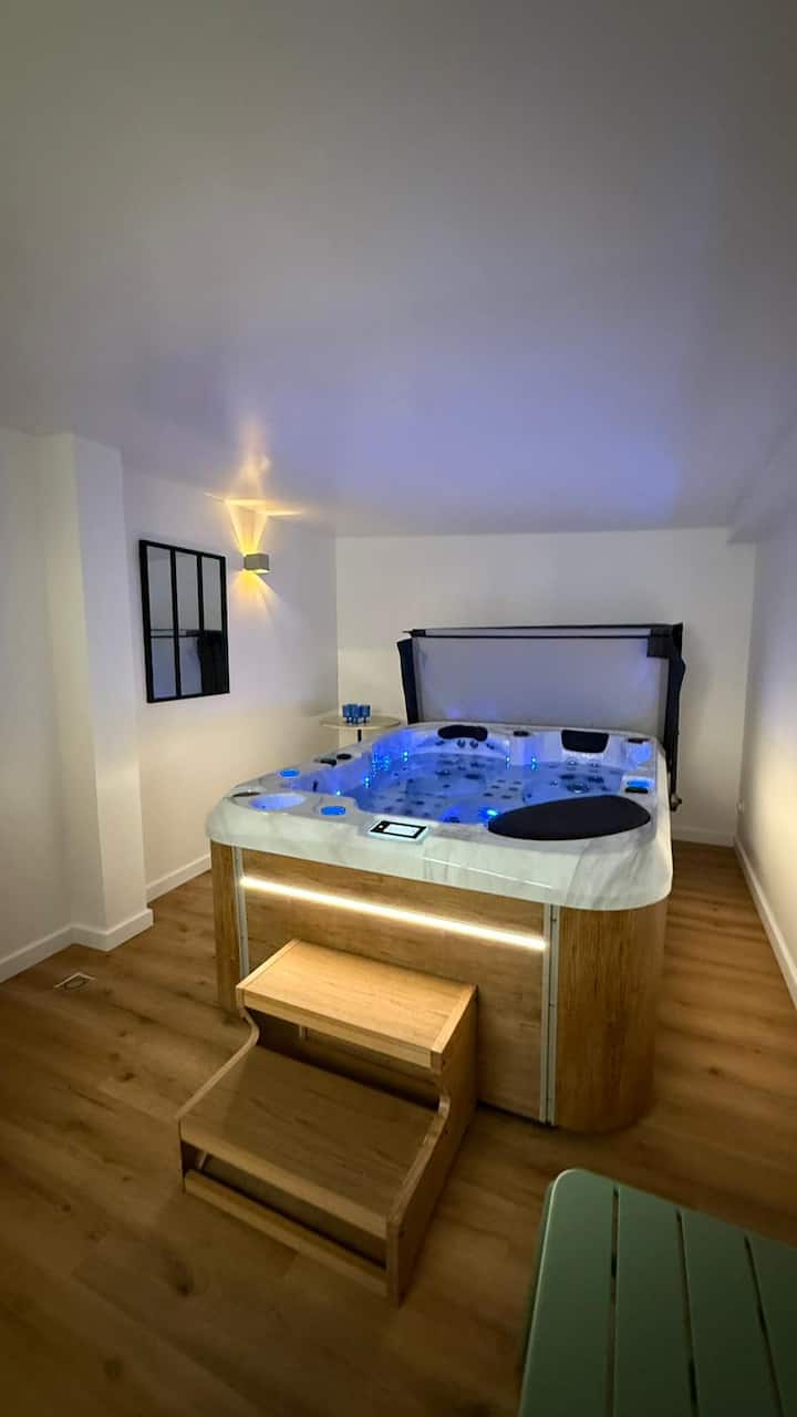 Maisonnette De Centre-ville Avec Patio Et Jacuzzi - Rennes