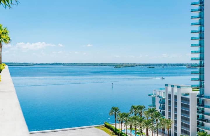 Lux 36f, 2br 3bds Balcony W/ Sea View Free Parking - Miami, FL