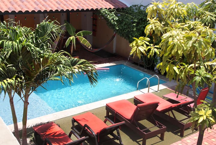Tropical Deluxe Room With Private Bathroom & A/c - Santa Marta