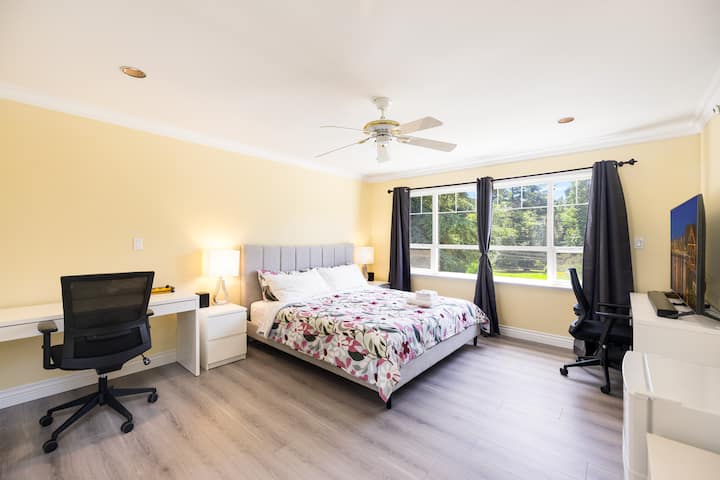 Cozy & Huge Primary Suite Near Ubc & Yvr Airport - Vancouver