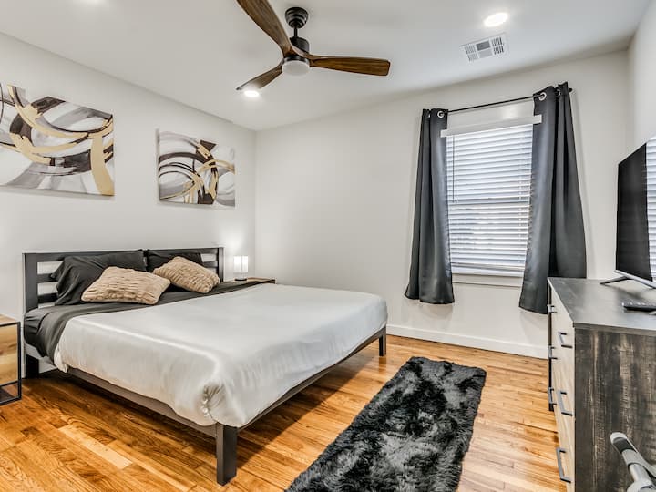 Long Stay Downtown Home! - Renovated+washer/dryer - Bartlesville, OK