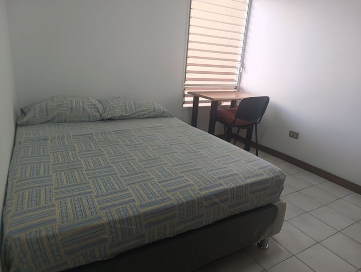 Room With Shared Bathroom - Caracas