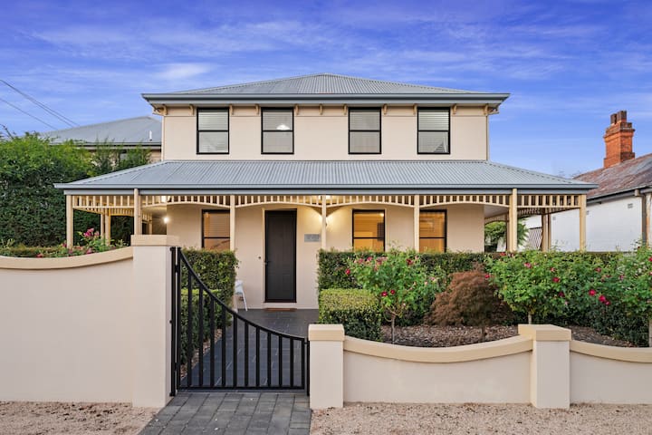 Spacious, Central 2bed 2bath, Newly Renovated Gem! - Albury