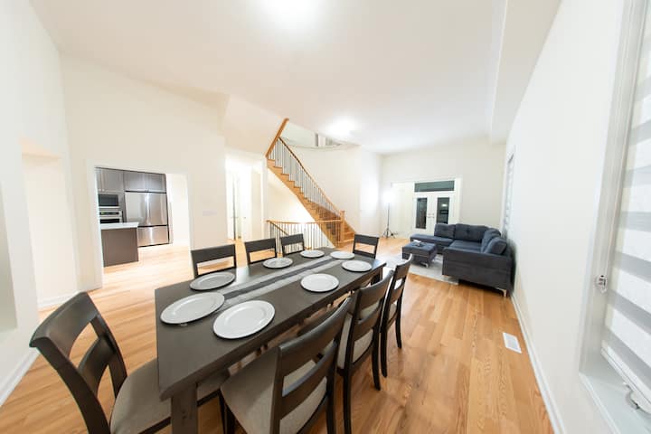 Modern 4br Home In North Oshawa - Oshawa