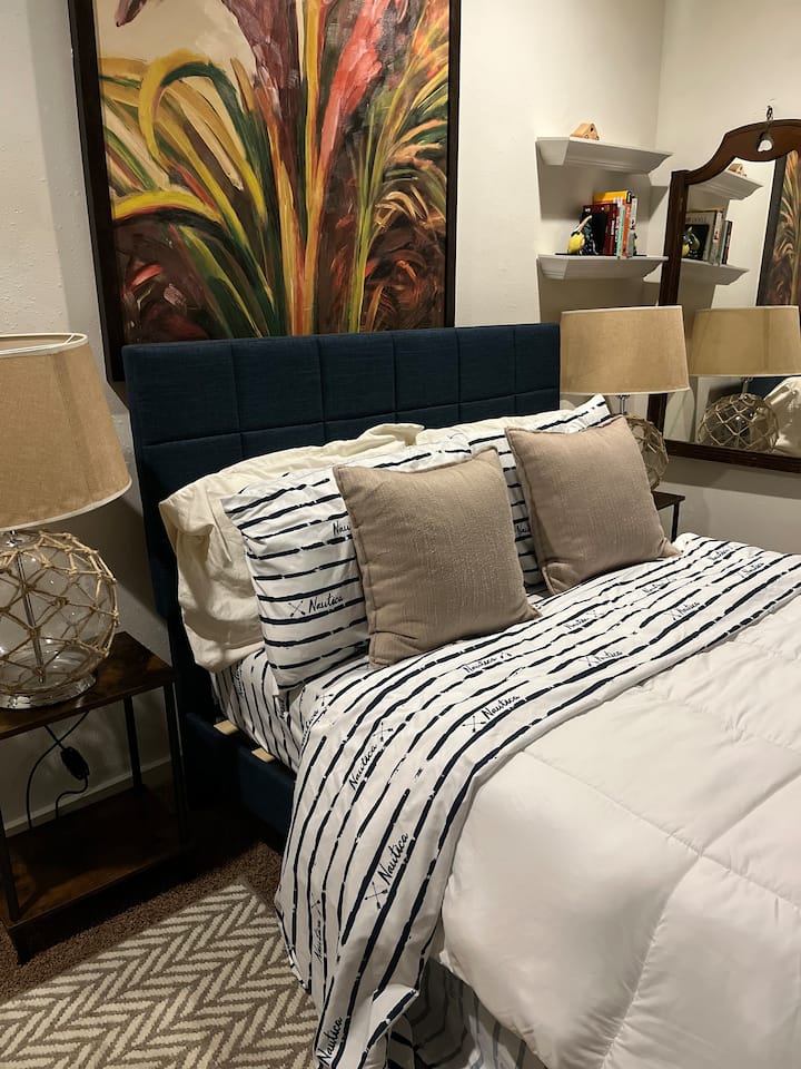 Private Room In Downtown Ogden! - Ogden, UT