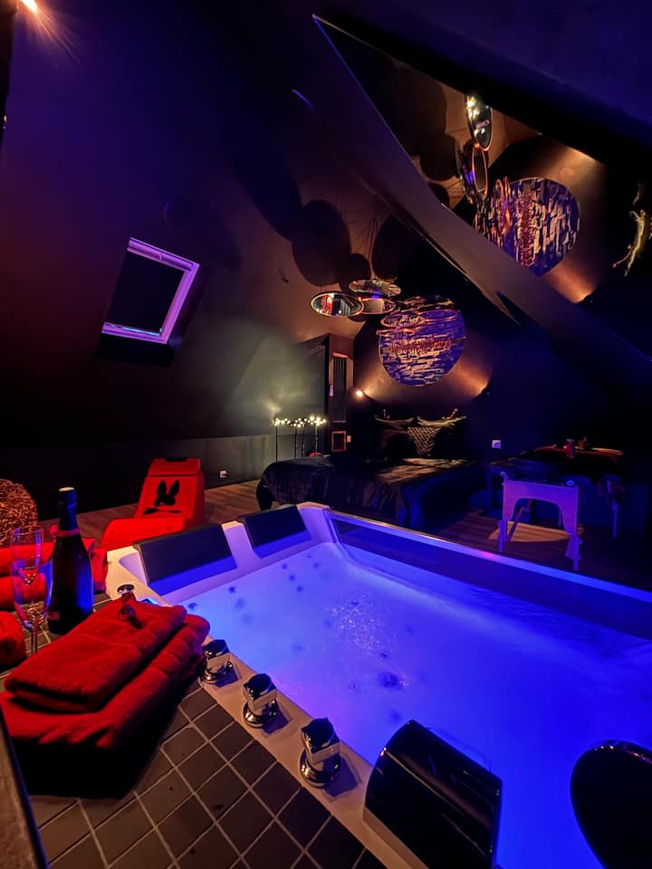 La Sainteny Touch, €Rotic Room - Carentan
