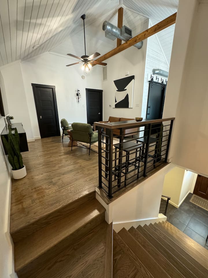 Historic Fairmount Carriage House - Fort Worth, TX
