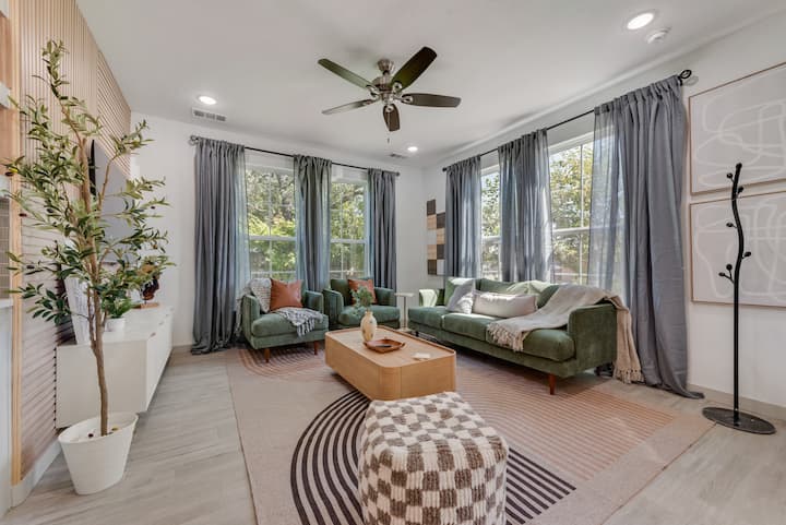 Sweet 3br. Entertainment District. Walk To Stadium - Arlington, TX