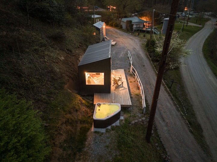 The Kimble | Hot Tub With River & Smoky Views - Sylva, NC